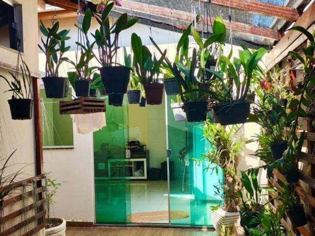 Casa à venda no bairro Jardim Esmeraldas