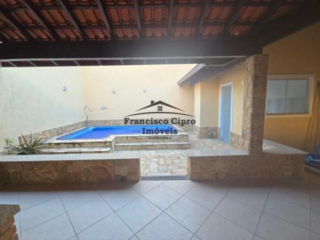 Casa à venda no bairro Jardim França I Guaratinguetá/SP