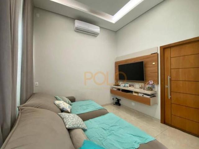 Casa à venda no bairro Jardim Holanda em Uberlândia