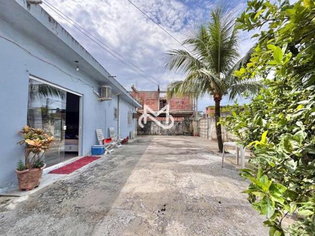 Casa à venda no bairro Jardim Indaiá em Bertioga