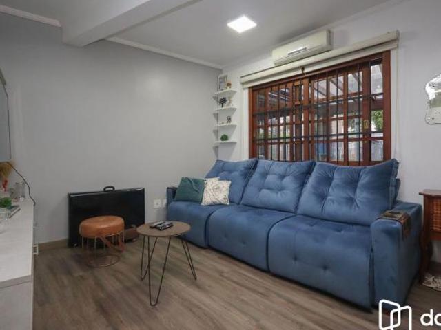 Casa à venda no bairro Jardim Itu em Porto Alegre/RS