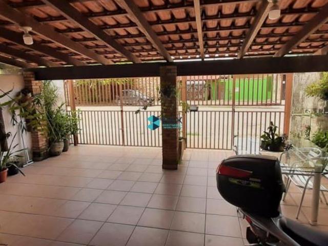 Casa à venda no bairro Jardim Jaqueira Caraguatatuba/SP