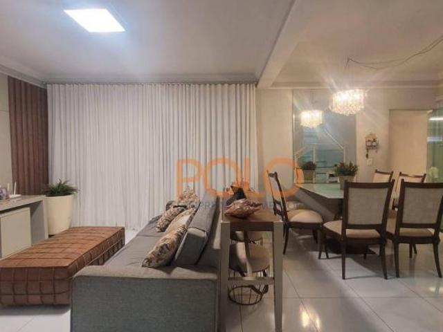 Casa à venda no bairro Jardim Karaíba em Uberlândia
