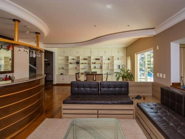 Casa à venda no Bairro Jardim Karaíba em Uberlândia
