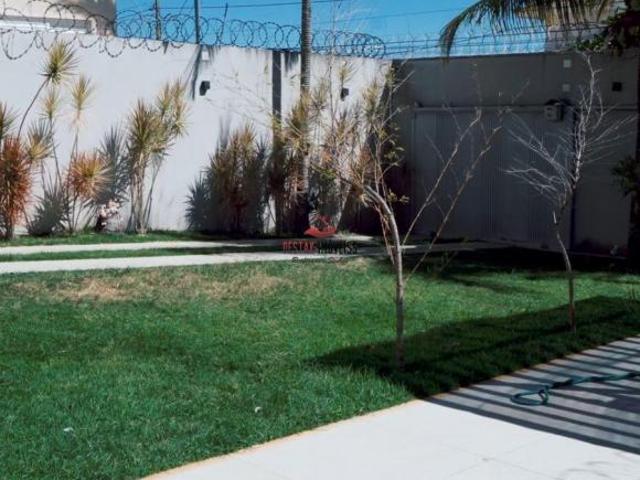 Casa à venda no bairro Jardim Karaiba Uberlândia MG