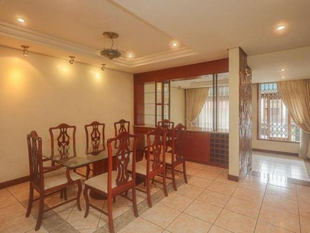 Casa a venda no bairro Jardim Lindóia