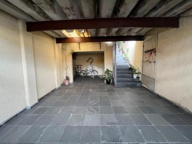 Casa á venda no bairro Jardim Maracá / Capão Redondo com 3 quartos, 3 vagas, 1 suíte