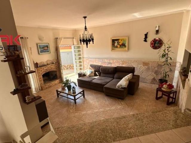 Casa a Venda no bairro Jardim Paulista II em Jundiaí/SP. Aceita Apto. como parte Pagto