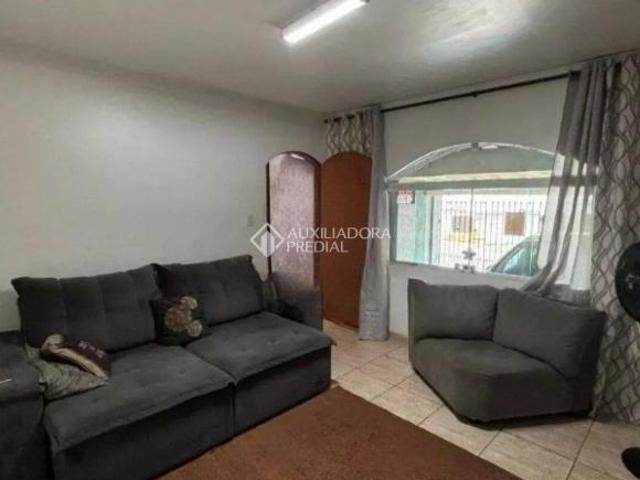 Casa à venda no bairro Jardim Pilar, em Santo André/SP, com 100 m², dois quartos e excelente valor d