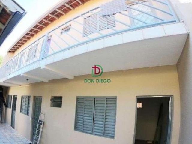 Casa à venda no bairro Jardim Piza em Londrina/PR