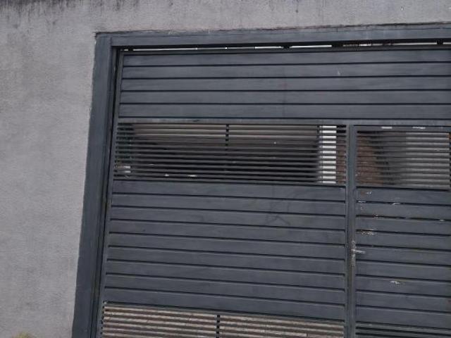 Casa á venda no bairro jardim real com três dormitórios sendo uma suíte