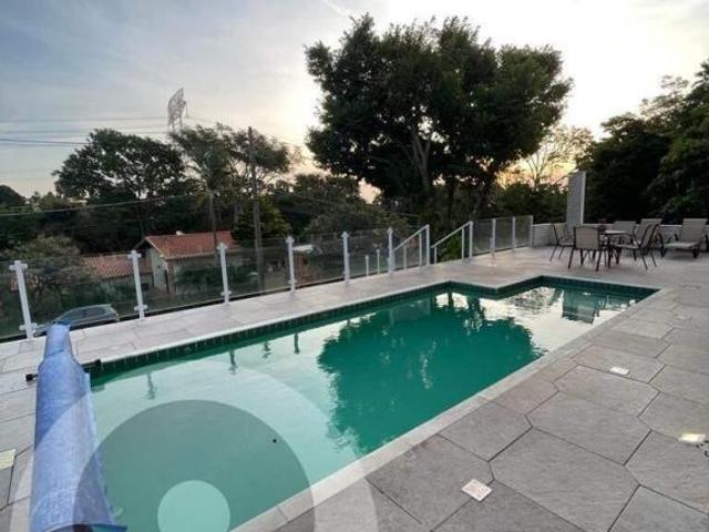 Casa mobiliada à venda no Clube de Campo Valinhos