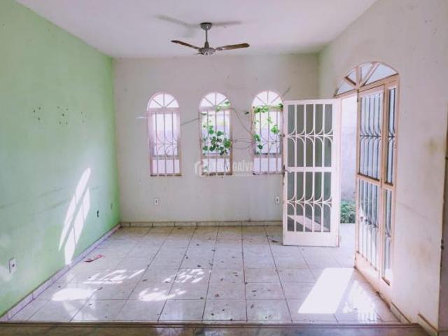 Casa à venda no bairro Jardim Santa Amália Cuiabá/MT