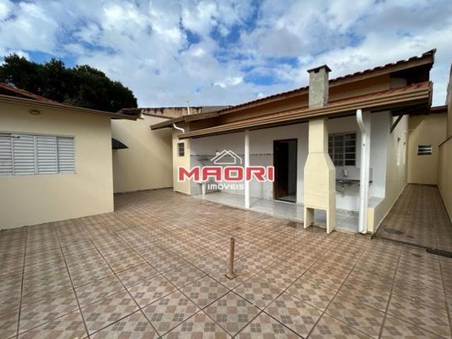 Casa à venda no bairro Jardim Santo Antônio em Valinhos