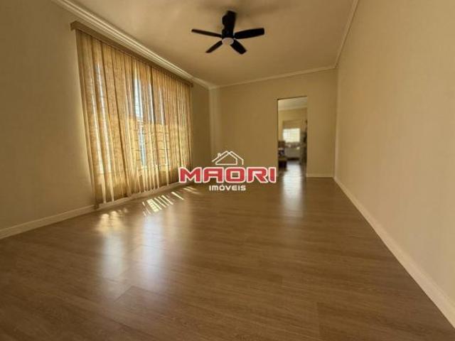 Casa à venda no bairro Jardim Santo Antônio em Valinhos