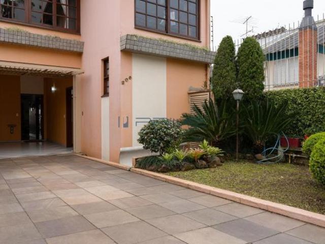 Casa à venda no bairro Jardim Sabará Porto Alegre/RS