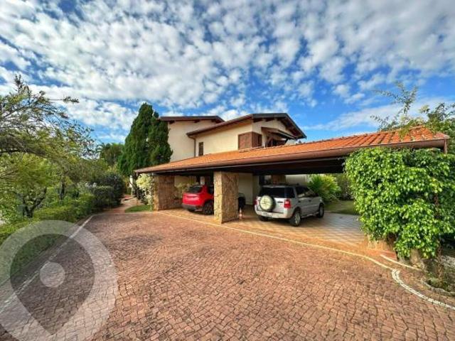 Casa à venda no bairro Jardim Soleil