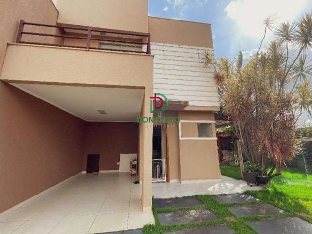 Casa à venda no bairro Jockey Club em Londrina/PR