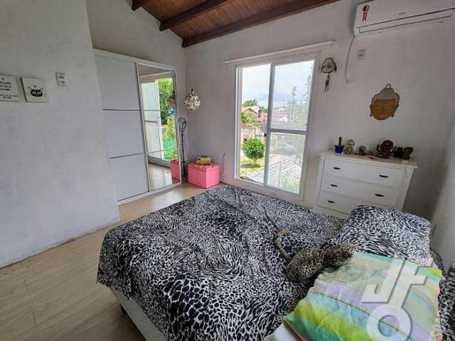 Casa à venda no bairro Laranjal em Pelotas/RS