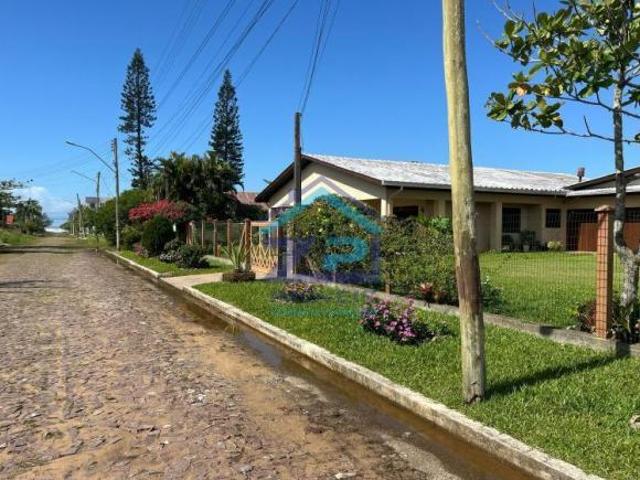 Casa à venda no bairro Paraíso em Torres/RS