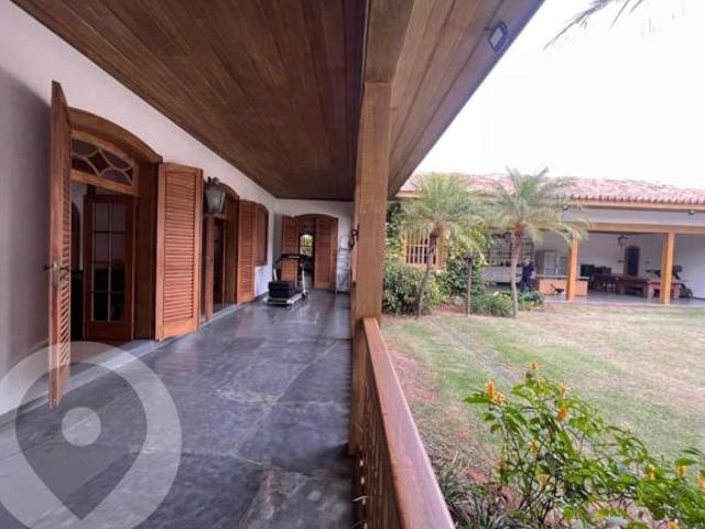 Casa à venda no bairro Parque Taquaral