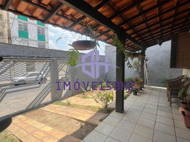 Casa à venda no bairro Parque Turistas Contagem/MG