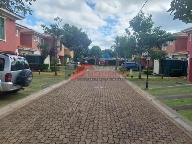CASA A VENDA NO BAIRRO PARQUE ALTO TAQUARAL EM CAMPINAS 160,00 M² DE ÁREA ÚTIL, QUATRO VAGAS DE GARA