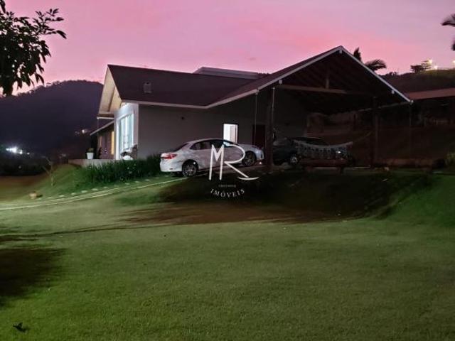 Casa à venda no bairro Parque das águas Manhuaçu/MG