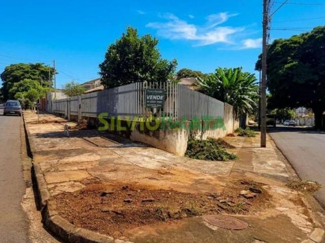 Casa a venda no bairro Parque das Grevíleas Maringá/PR