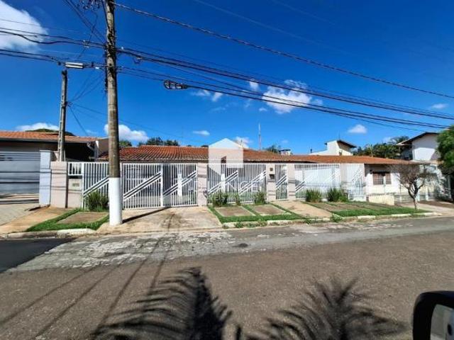 Casa à venda no bairro Parque das Universidades em Campinas