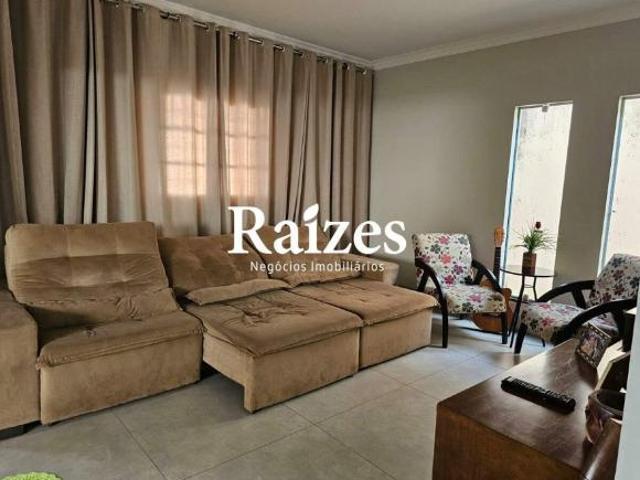 Casa à venda no Bairro Patrimônio com 3 quartos sendo 1 suíte, varanda gourmet e 3 vagas