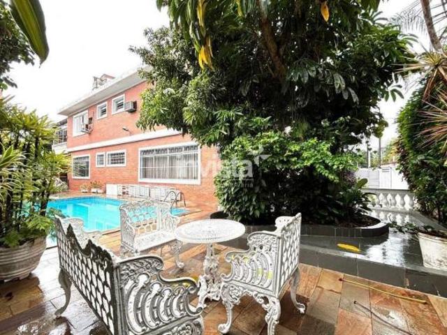 Casa à venda no bairro Ponta da Praia