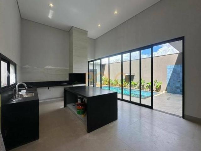 Casa à venda no bairro Praça Alto Umuarama em Uberlândia