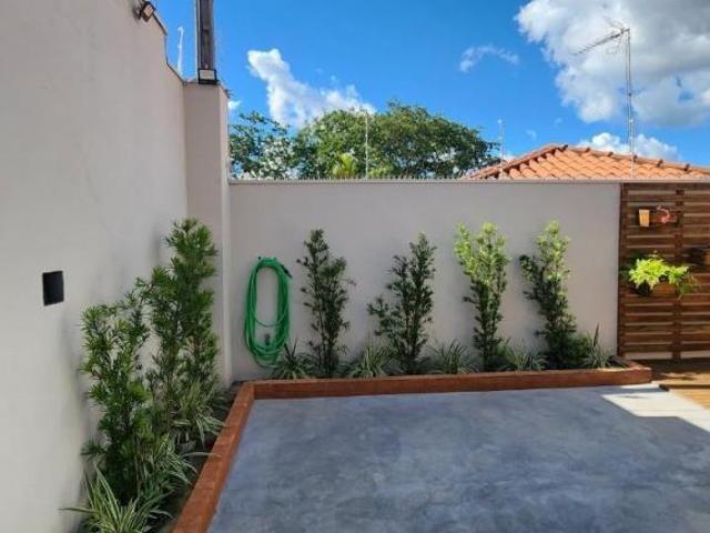 Casa à venda no bairro Primo Meneghetti 2
