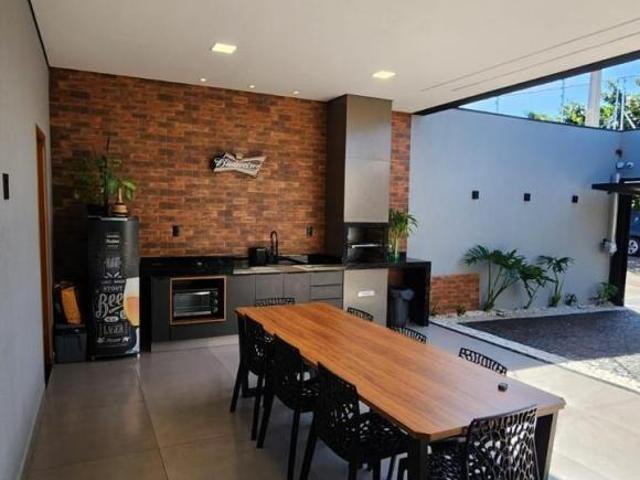 Casa à venda no bairro Quinta do Oeste