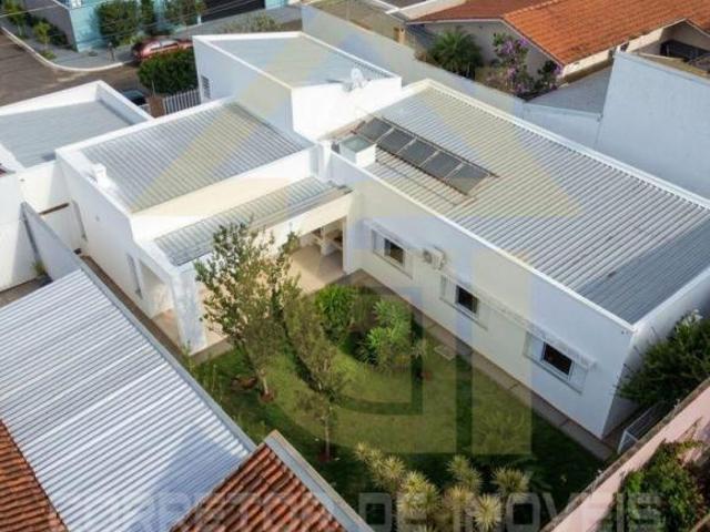 Casa á venda no bairro Recanto Azul em Botucatu/SP