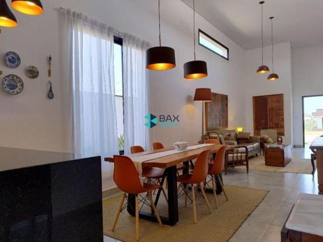 Casa à venda no bairro Residencial Colinas Caçapava/SP