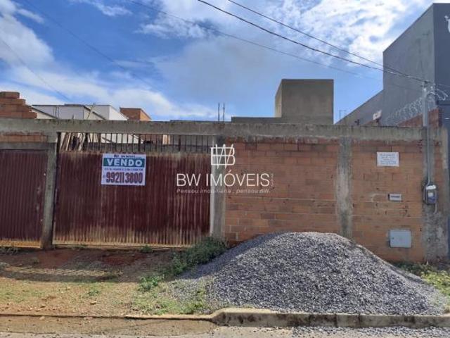 Casa à venda no bairro Residencial Recanto das Emas em Goiânia/GO