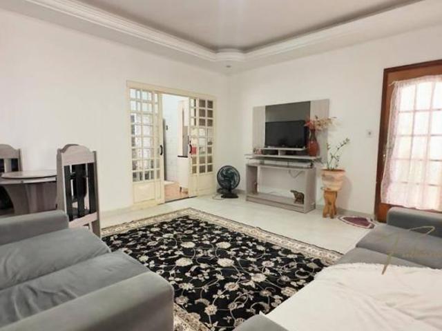 Casa a venda no bairro Roseira, ampla! Aceita apartamento de menor valor!