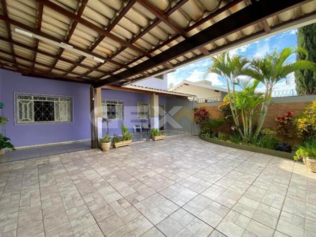 Casa à Venda no Bairro São José em Divinópolis MG