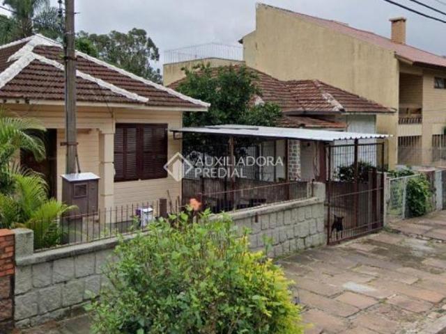 Casa à venda no bairro São Pedro, Porto Alegre