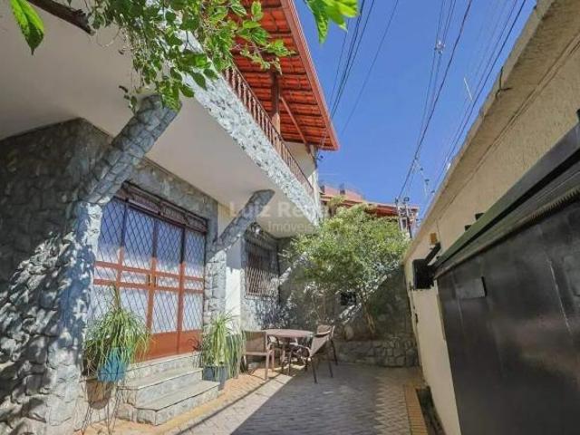 Casa à venda no bairro Sagrada Família