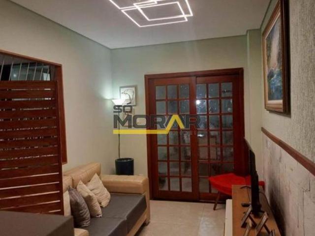 Casa a venda no bairro sagrada familia R$ 699.000,00