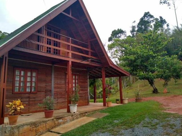 Casa à venda no bairro Santa Barbara Guaratinguetá/SP