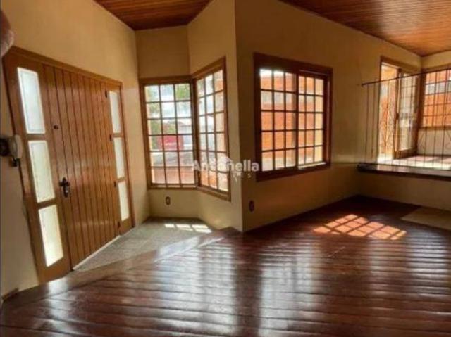 Casa à venda no bairro Santa Catarina