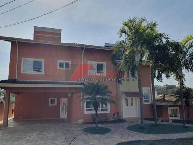 CASA A VENDA NO BAIRRO SANTA CRUZ EM VALINHOS 350,00 M² DE ÁREA ÚTIL, QUATRO VAGAS DE GARAGEM CONDOM