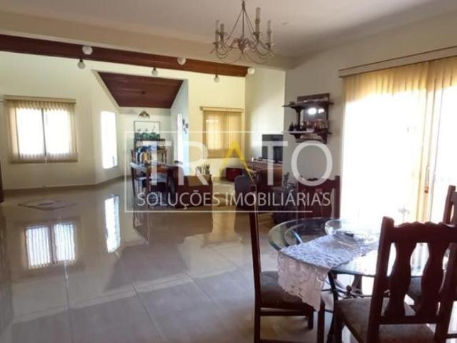 Casa à venda no bairro Santa Genebra