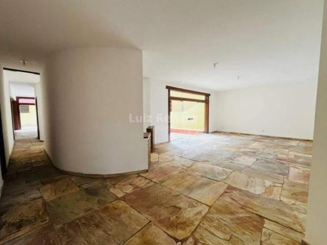 Casa à venda no bairro Santa Lúcia