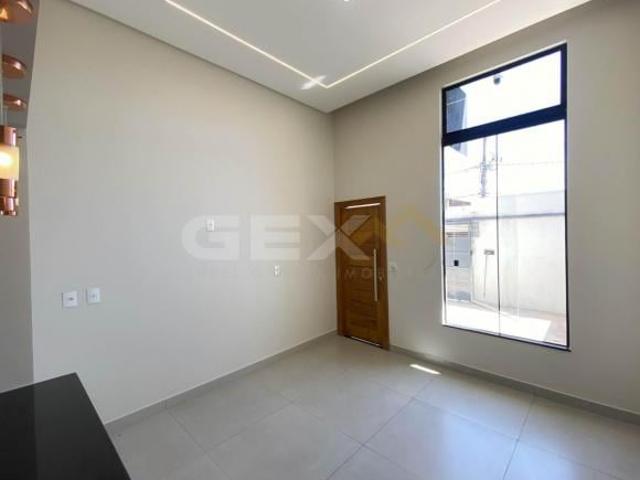 Casa à venda no bairro Santa Rosa, 3 quartos, 1 suíte com closet e 2 vagas