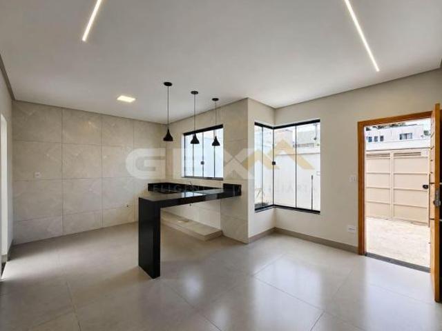 Casa à venda no bairro Santa Rosa, 3 quartos, 1 suíte com closet e 2 vagas